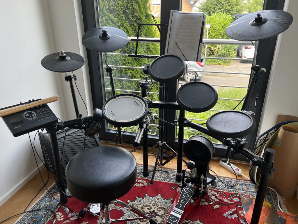 Roland TD 17K-L inkl. Hardware & Monitor - Die Verkaufsplattform für ...