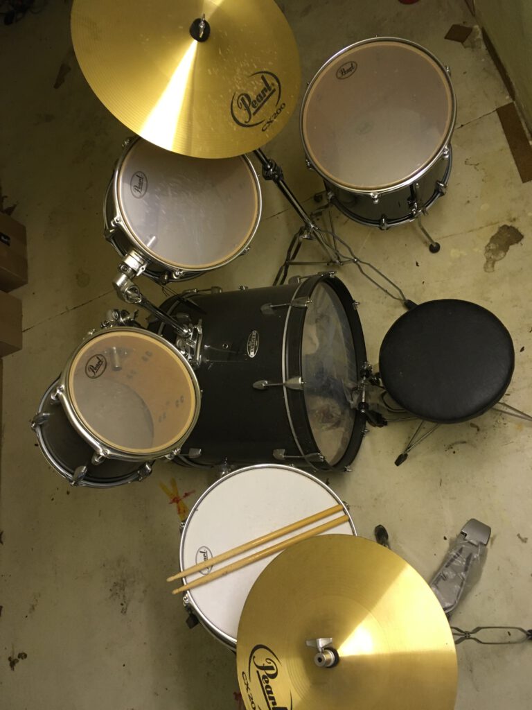 Pearl Target Schlagzeug Standardaufbau (Kleine/Große Trommel, Hi-Hat ...